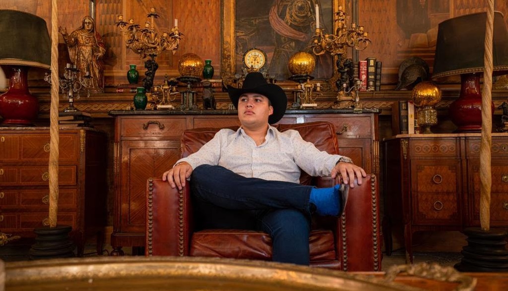 'Vestida de blanco' es el nuevo tema de Nelson Fernández - ClaudiaPeralta